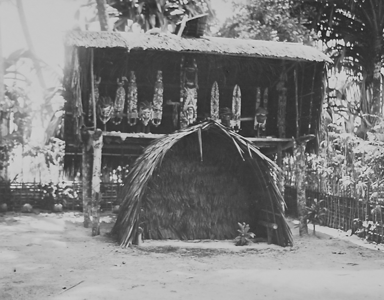 The New Ireland mask of Edward Titchener